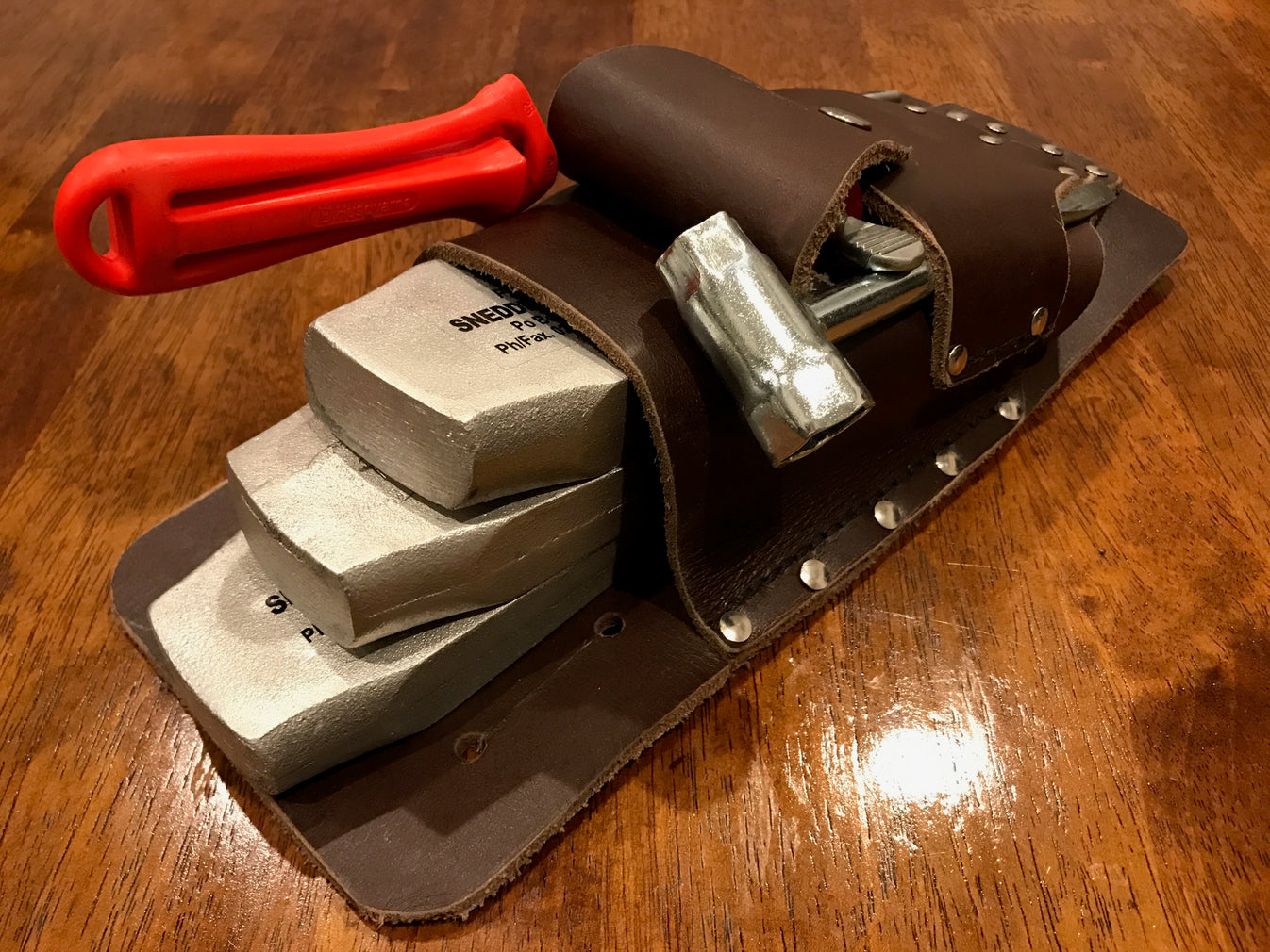 Wedge pouch - Brown- holds 3 alloy wedges , stump vice , spanner and f ...
